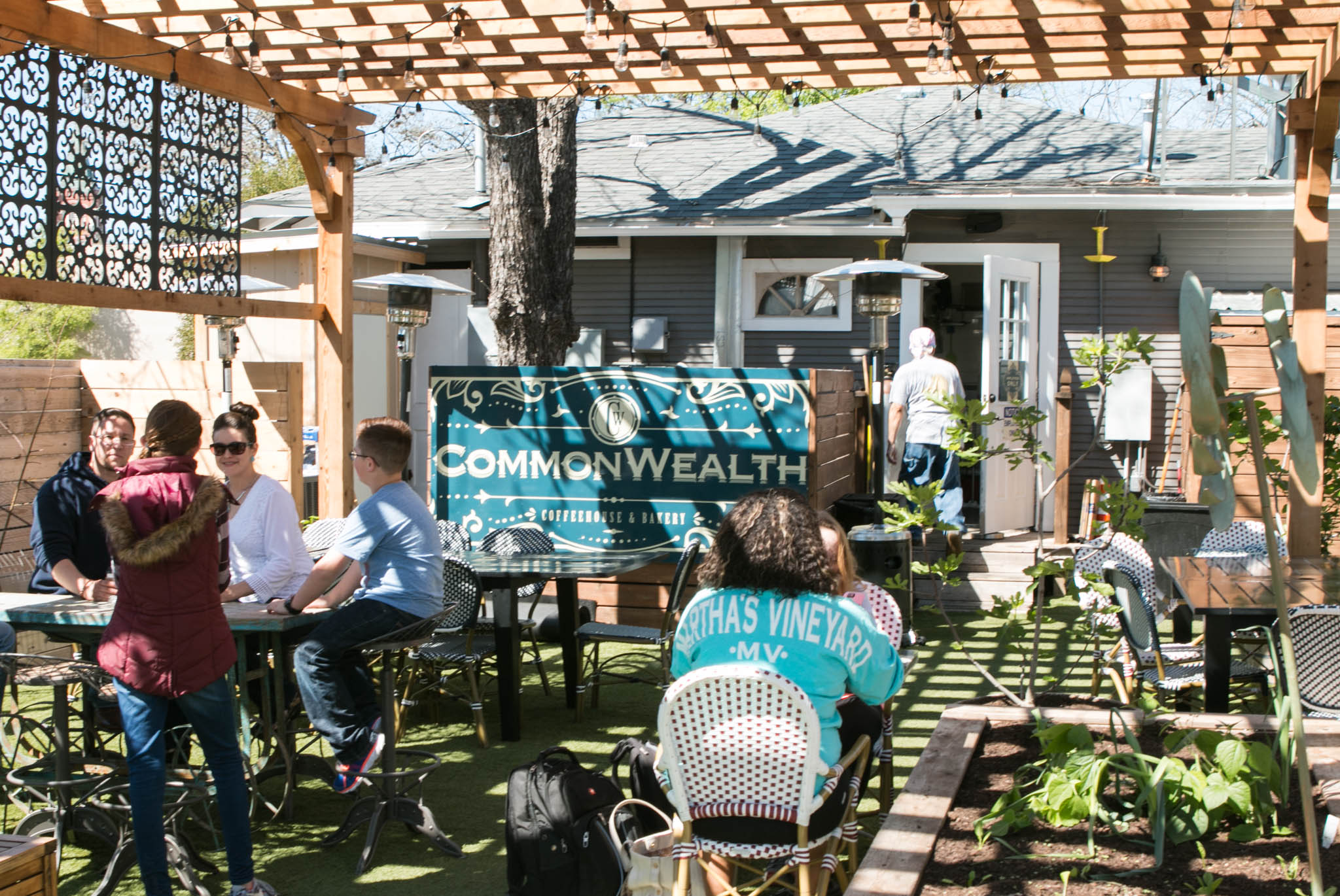 CommonWealth Coffeehouse's Broadway location facing foreclosure