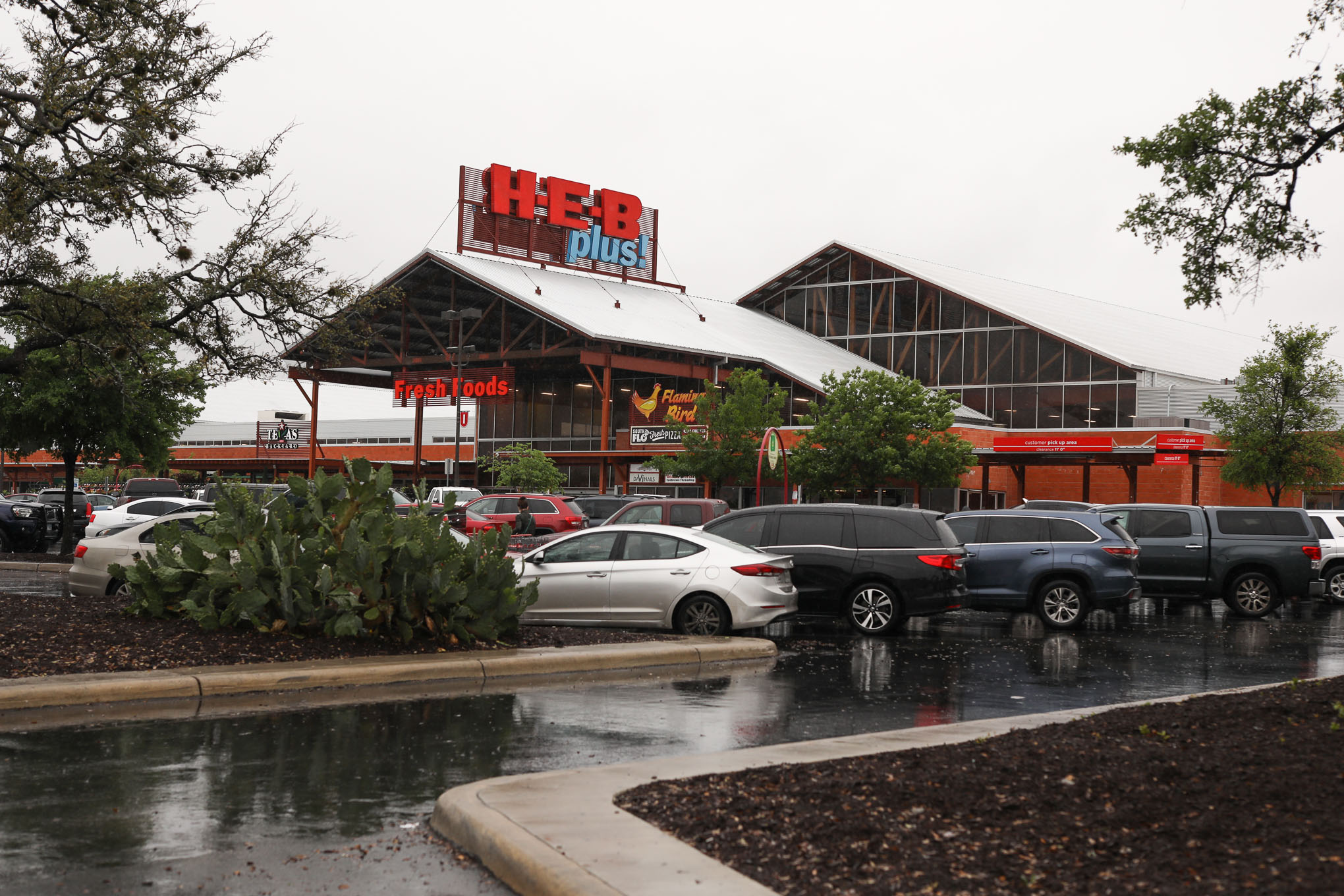 H-E-B adds tap-to-pay at the register