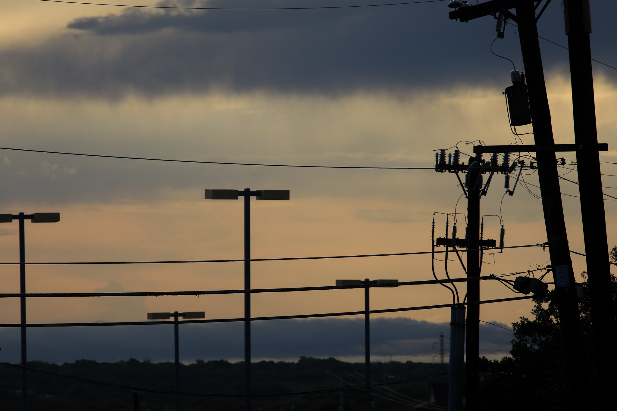 CPS Energy lineman dies after being electrocuted