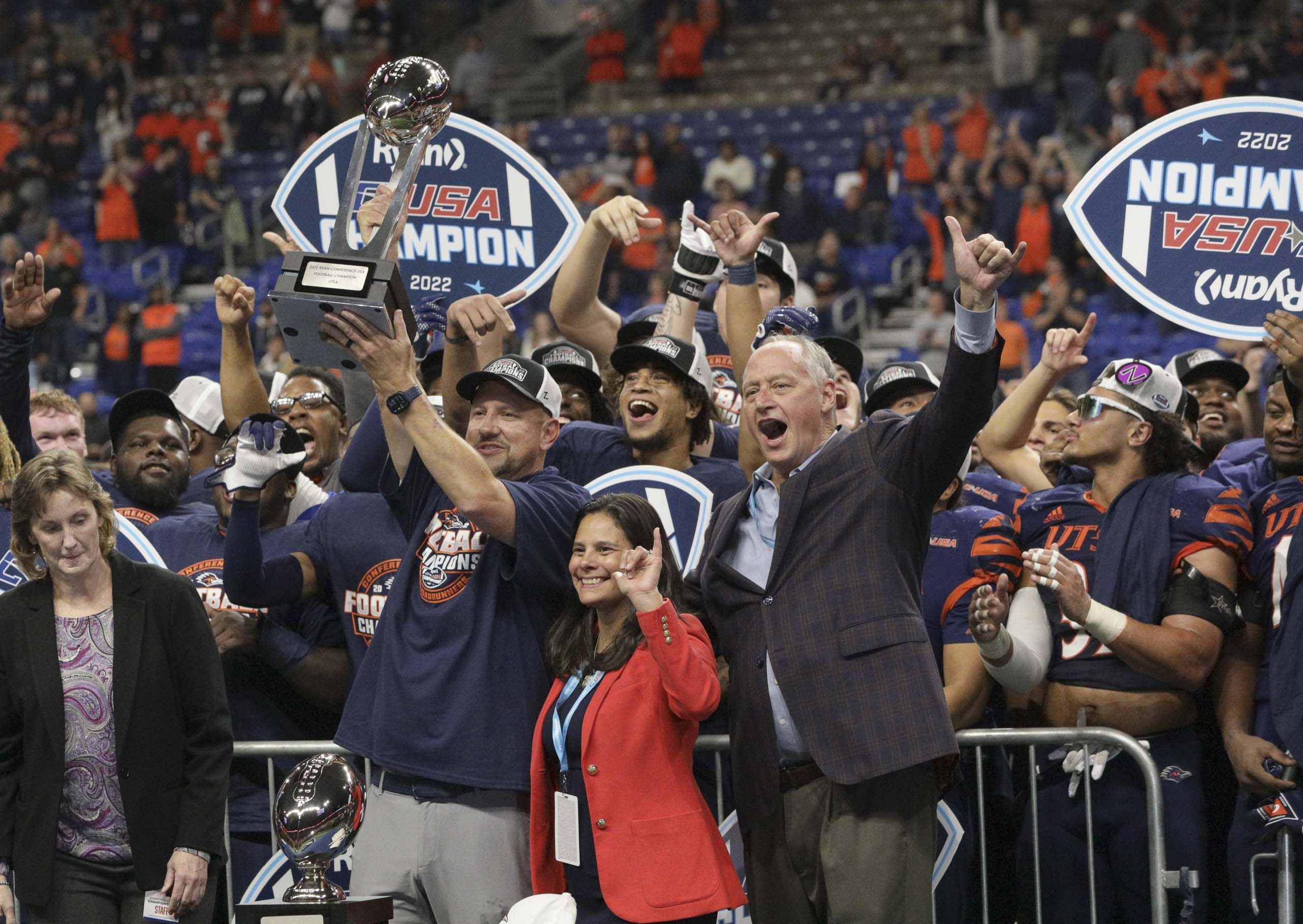Listen: UTSA's athletics director on the student-athlete experience