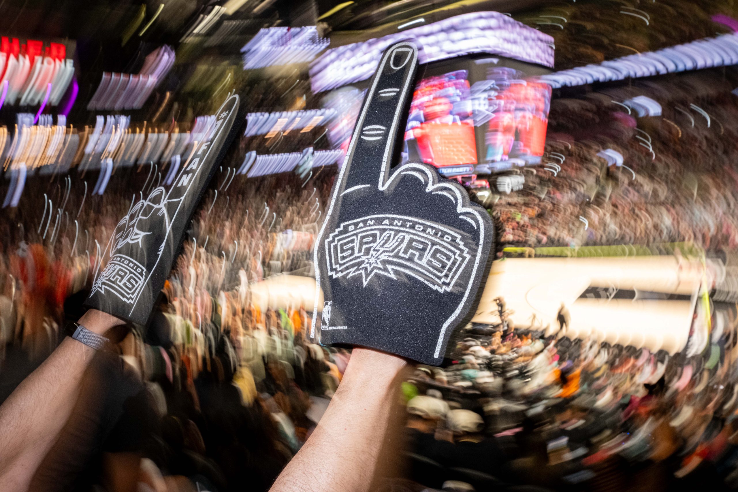 Inside the Spurs mania at Frost Bank Center watch party